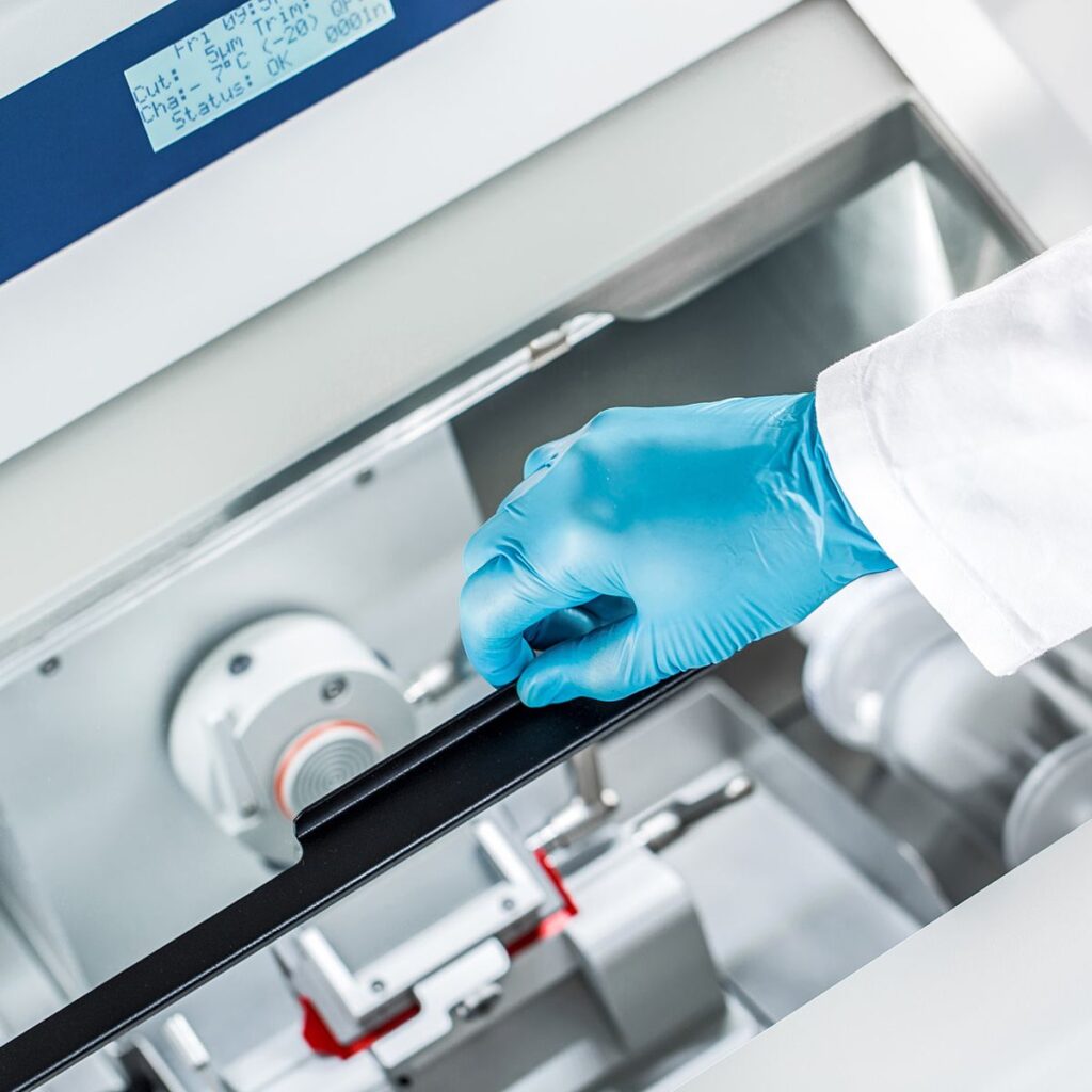 MNT High-End Cryostat by SLEE | Request a quote!