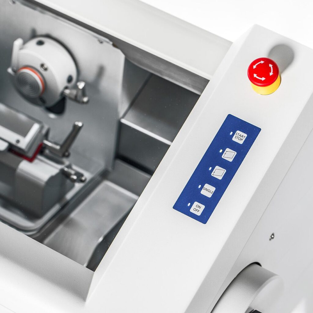 MNT High-End Cryostat by SLEE | Request a quote!